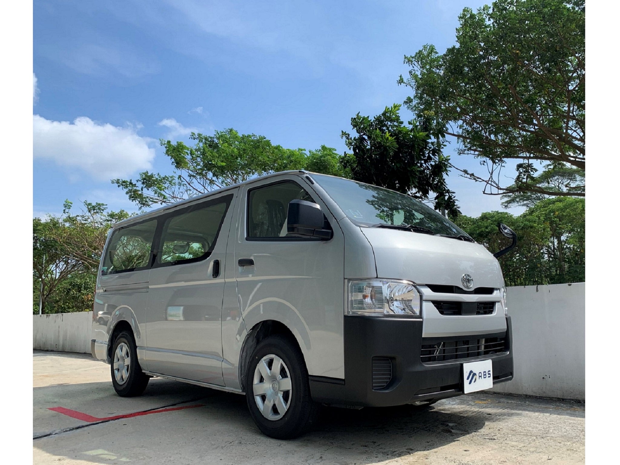 Latest Toyota Hiace 2.8L Auto (New Facelift) | Rear Aircon