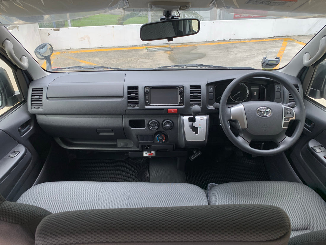 Latest Toyota Hiace 2.8L Auto (New Facelift) | Rear Aircon